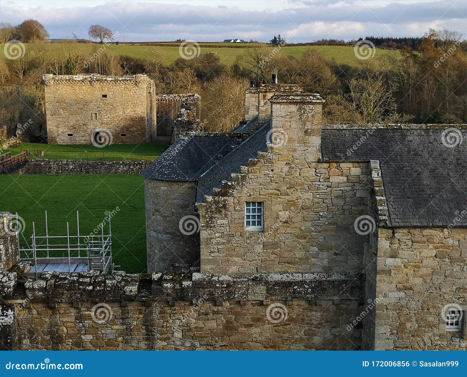 Landmarks of Scotland - Craignethan Castle Stock Photo - Image of ...