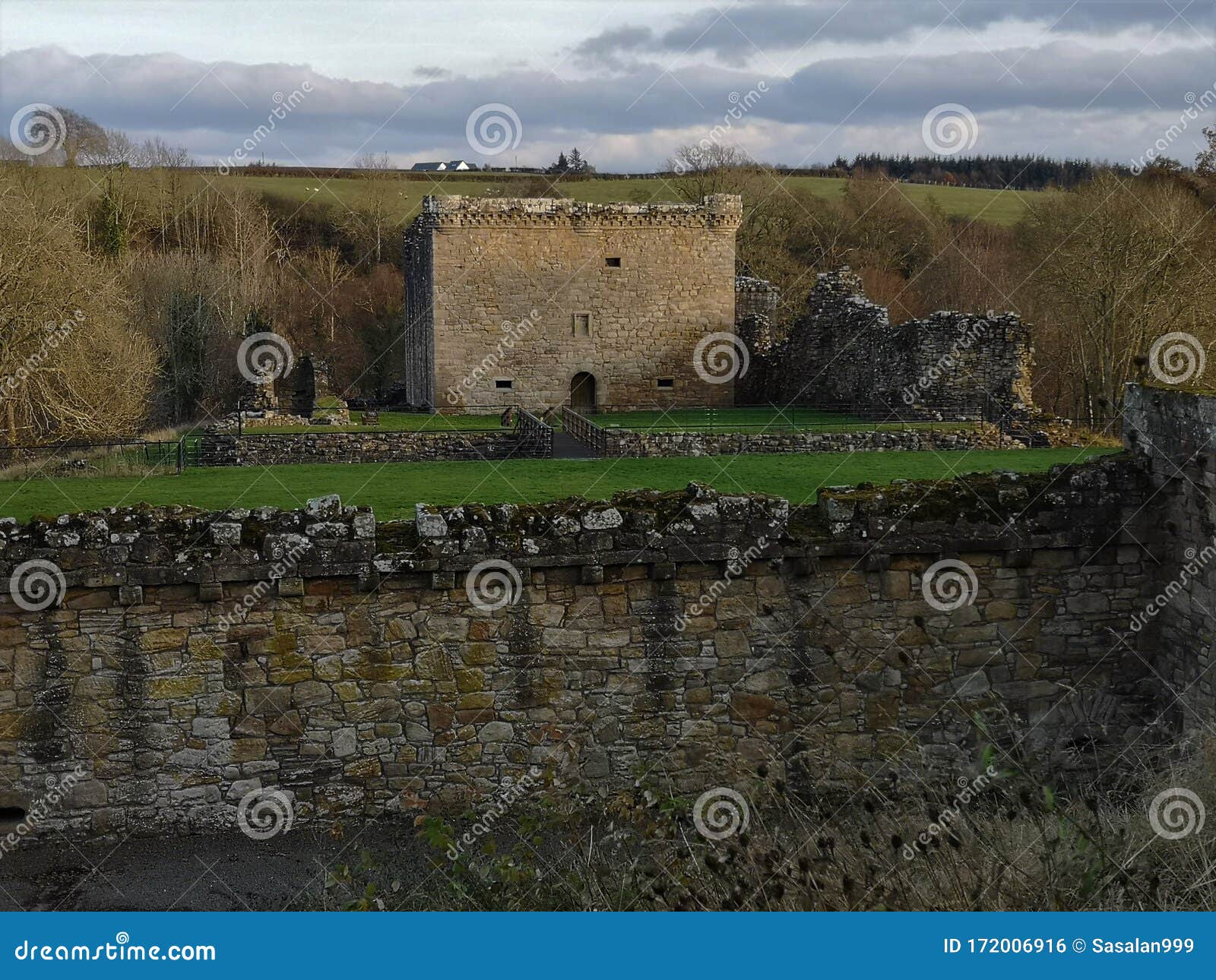 Landmarks of Scotland - Craignethan Castle Stock Photo - Image of ...