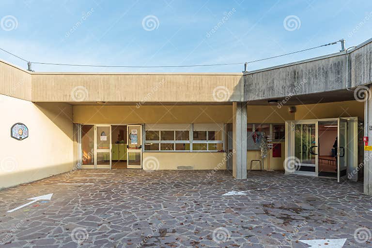 External view of school editorial image. Image of beige - 202218345