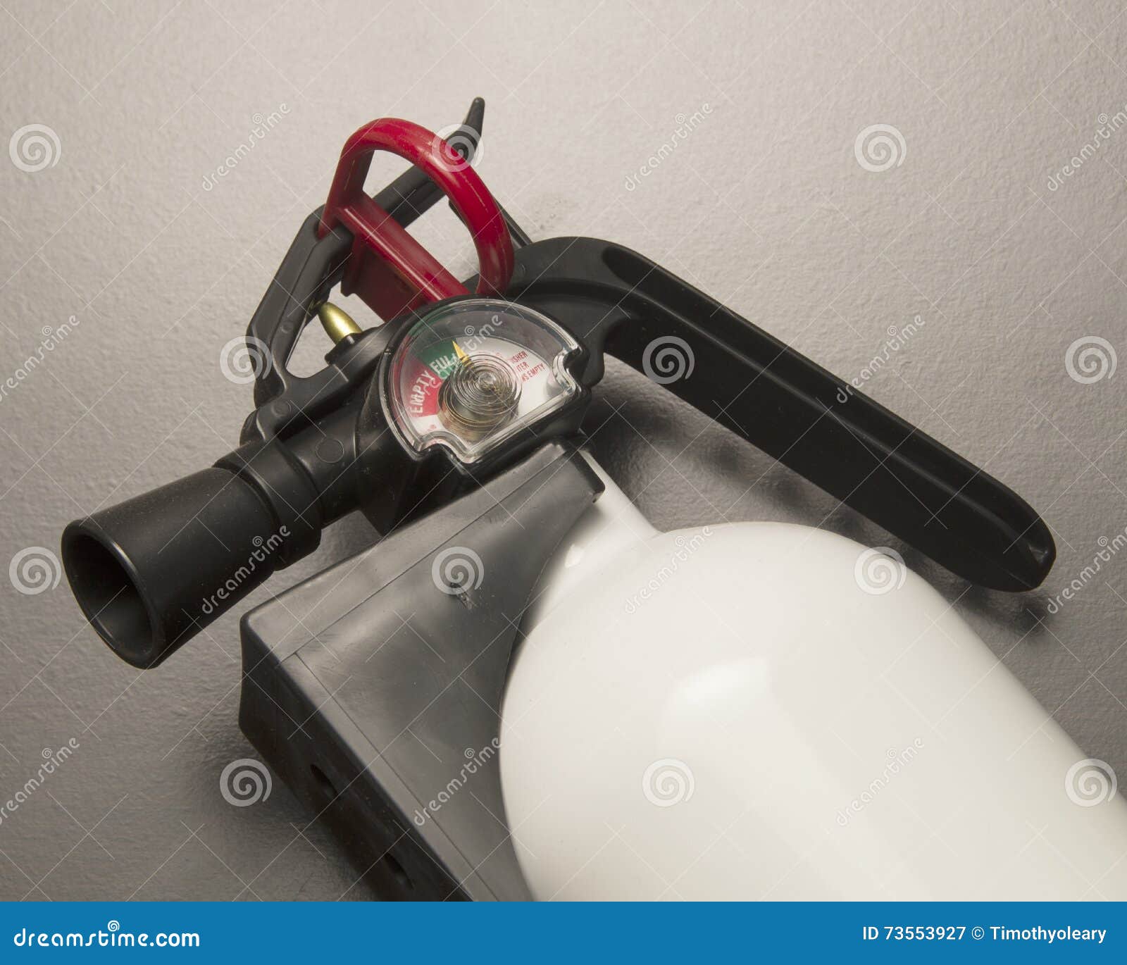 Extintor blanco imagen de archivo. Imagen de emergencia - 73553927