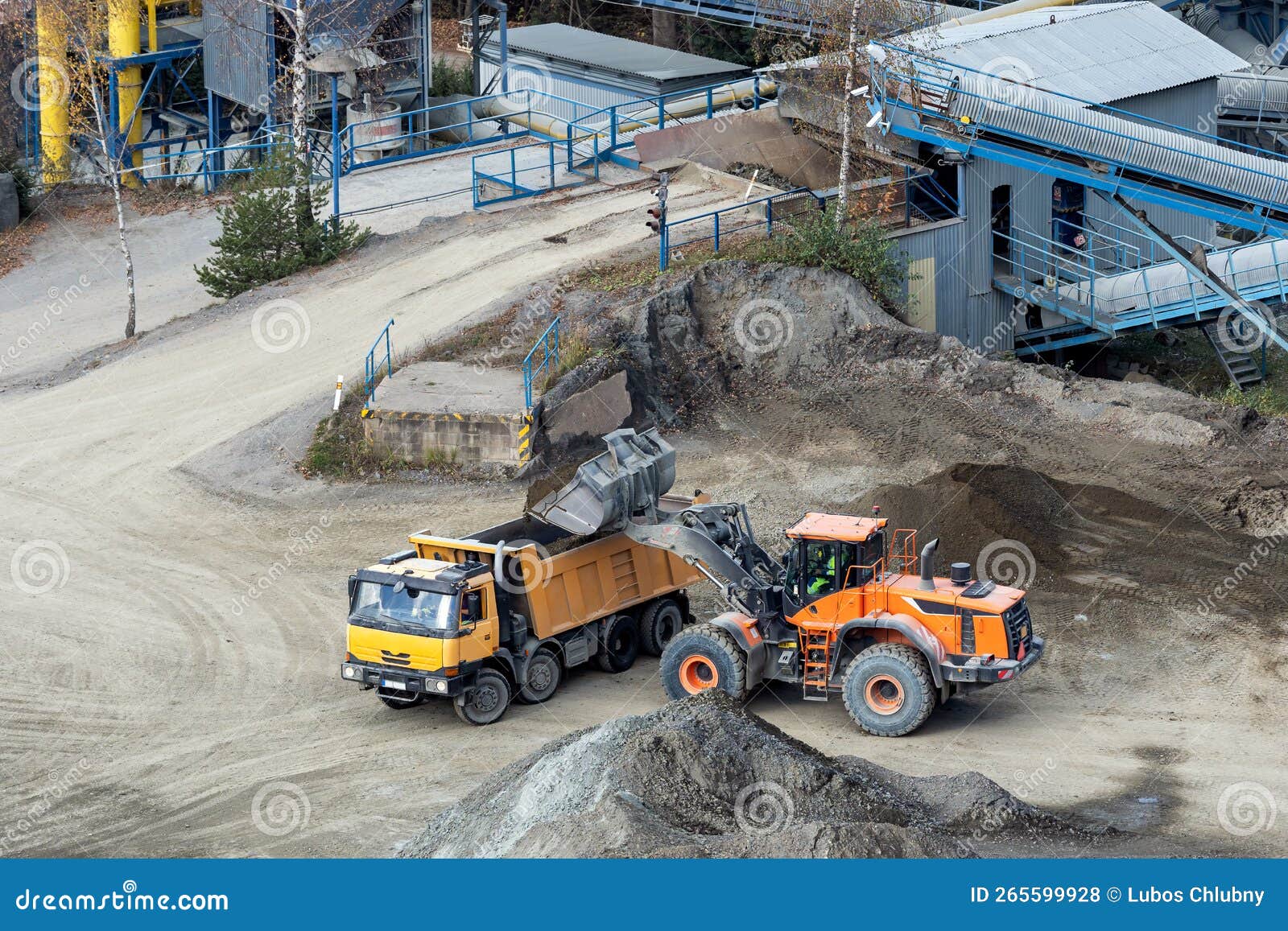 Extraction of Gravel in a Quarry and Loading with a Wheel Loader Stock ...