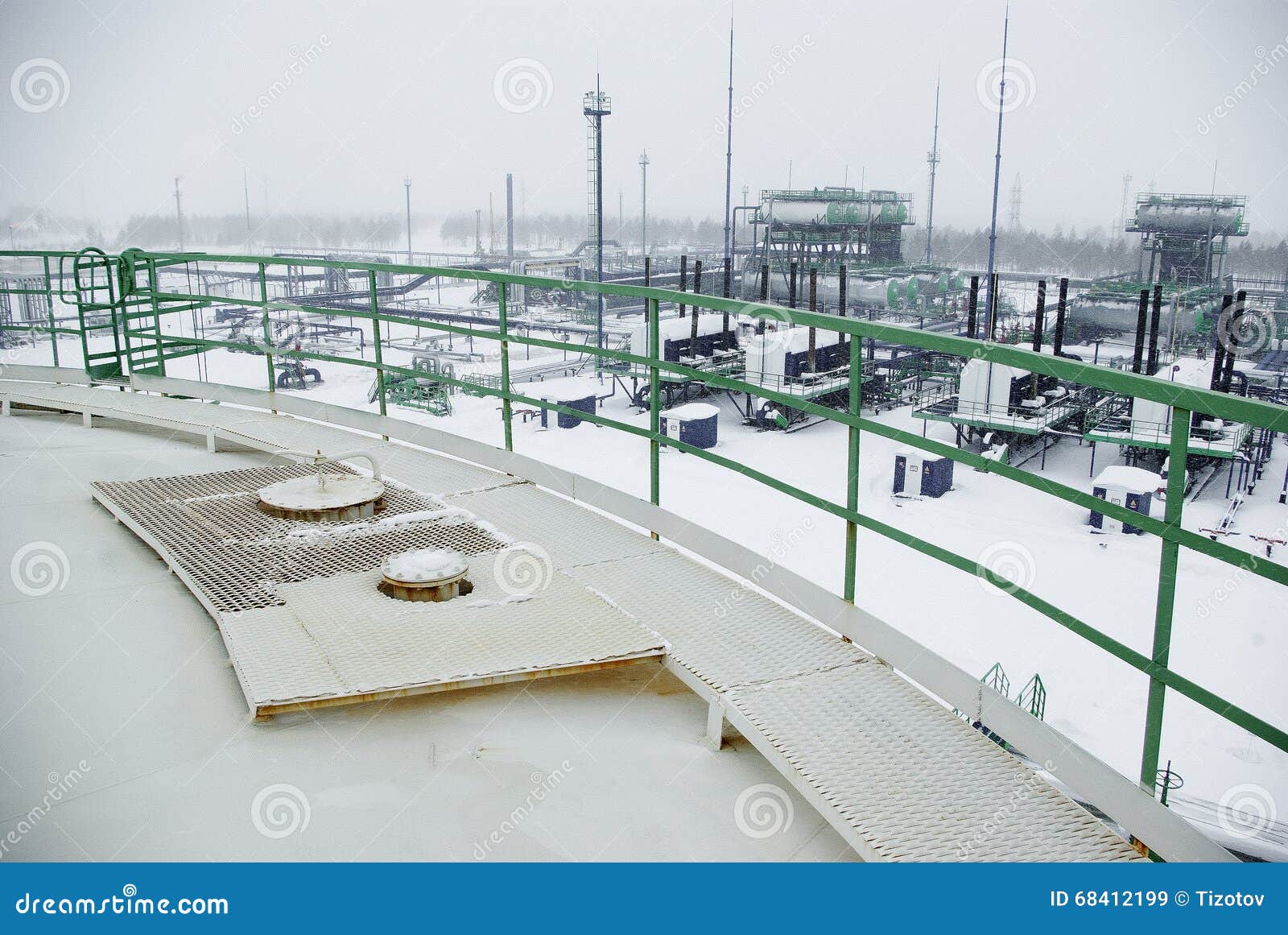 Extraction of oil stock image. Image of storage, station - 68412199