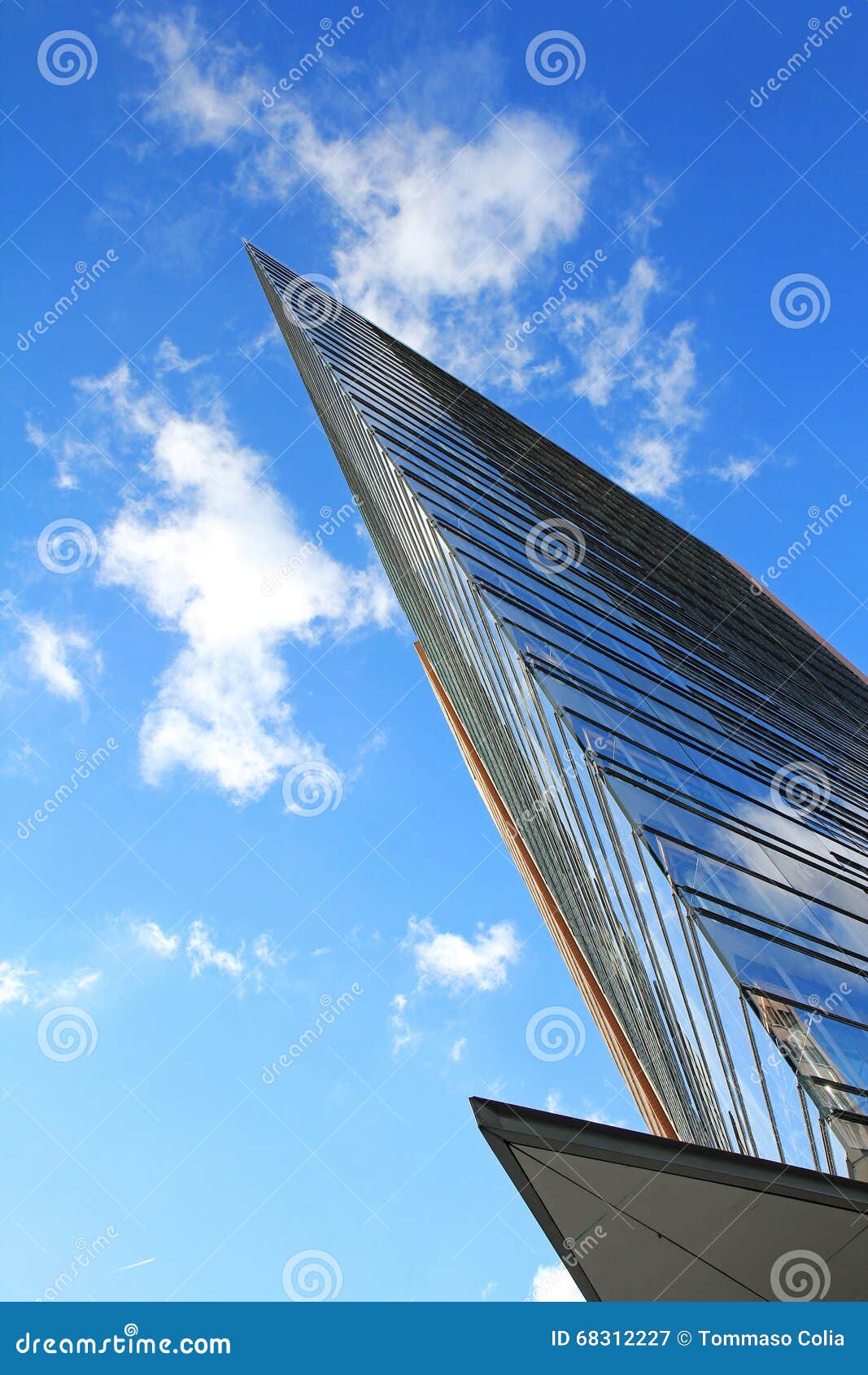 Extreme Modern Architecture Stock Image - Image of building, city: 68312227