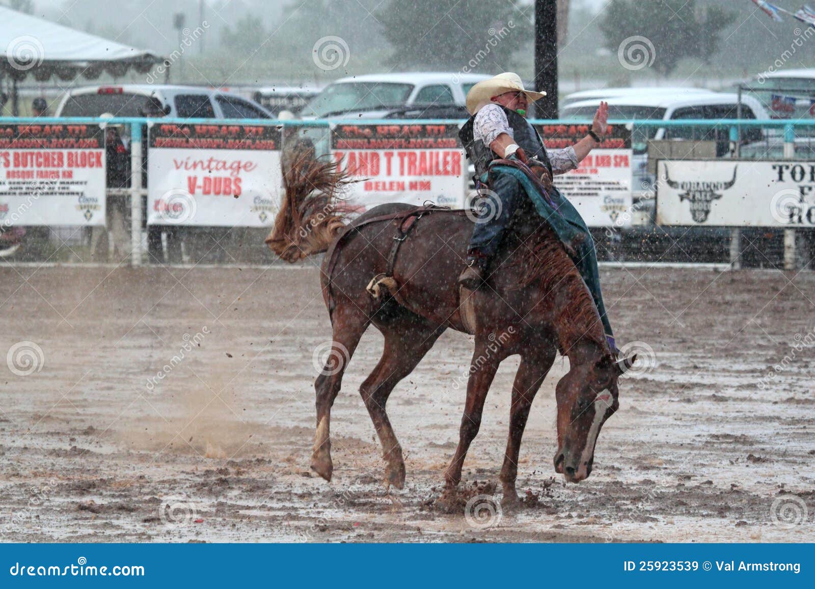 Extreme Rodeo editorial stock image. Image of equestrian - 25923539