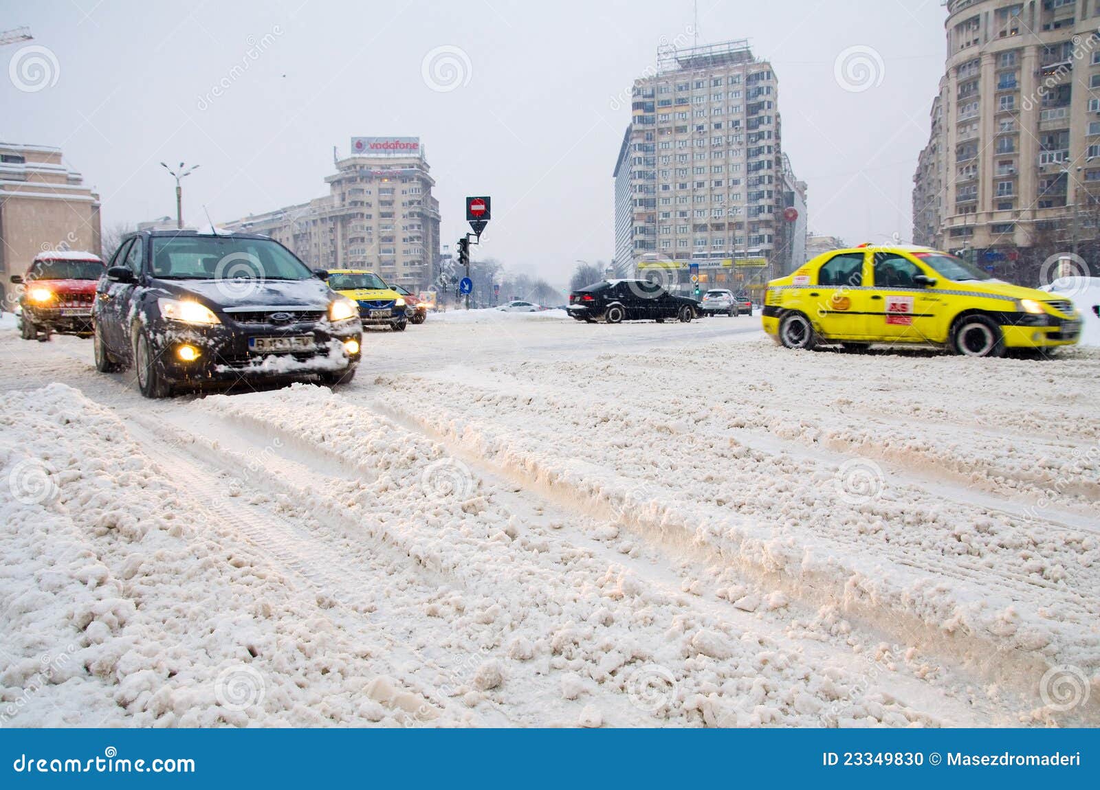 Extreme Snowfall - Traffic Jam Editorial Image - Image of blizzard ...