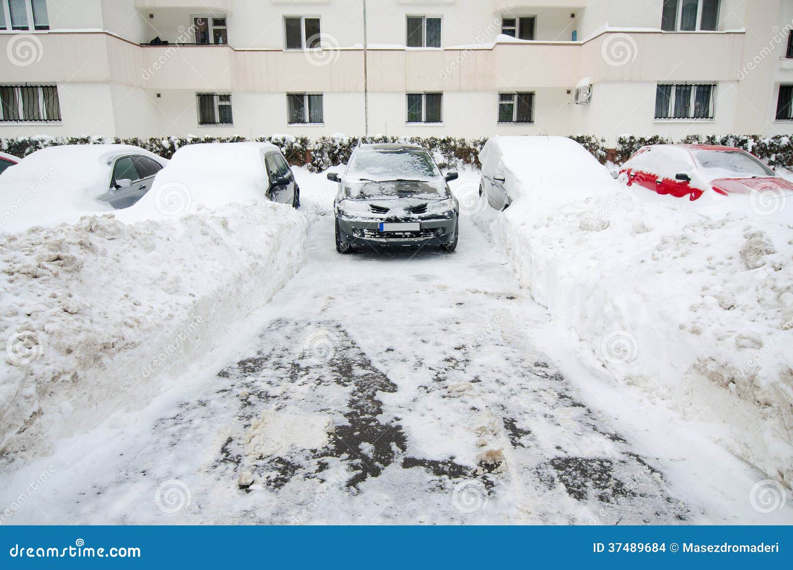 Extreme Snowfall - Trapped Cars Stock Photo - Image of extreme, parked ...