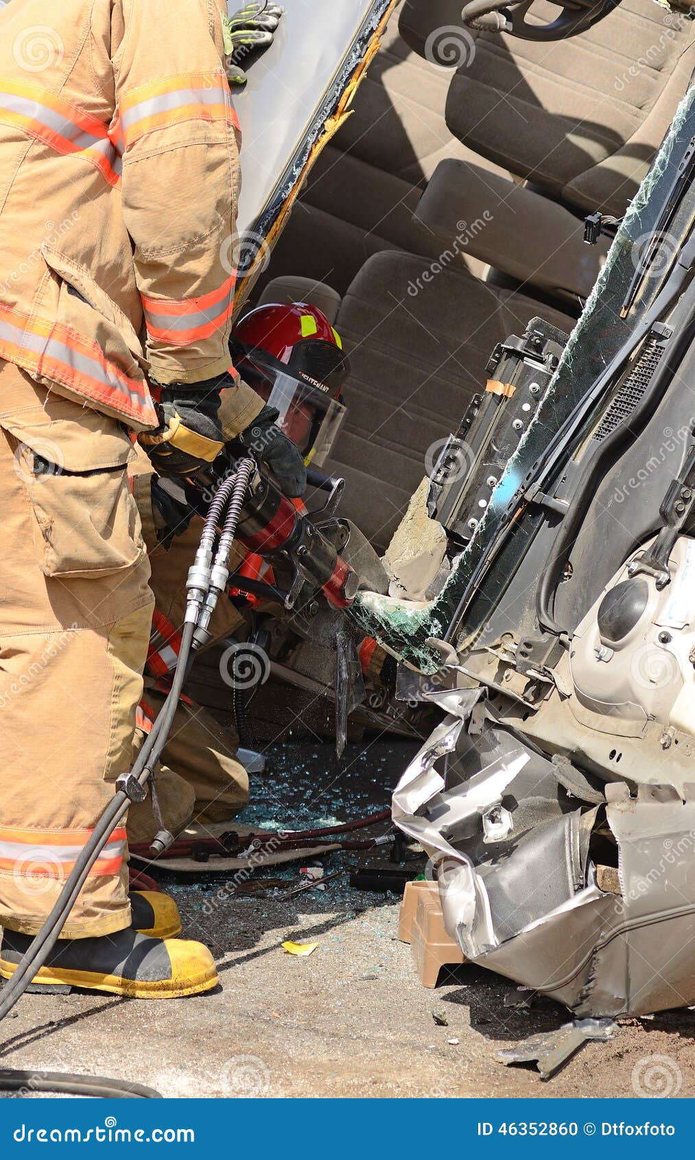 Extrication stock photo. Image of wreck, firefighter - 46352860