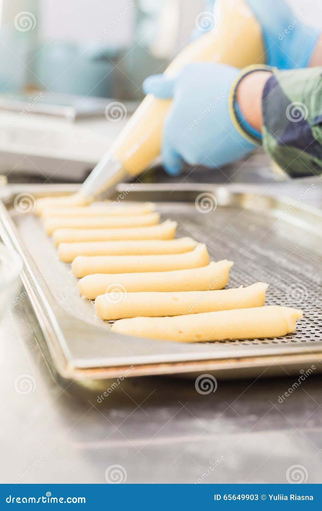 Extruded through a Nozzle Pastry Choux Pastry, Cake Forms Stock Image ...
