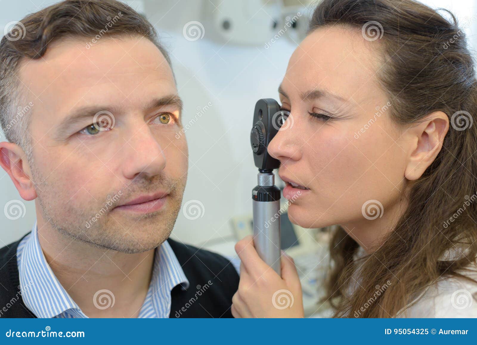 Eye Examination at Slit Lamp Stock Image - Image of light, optician ...