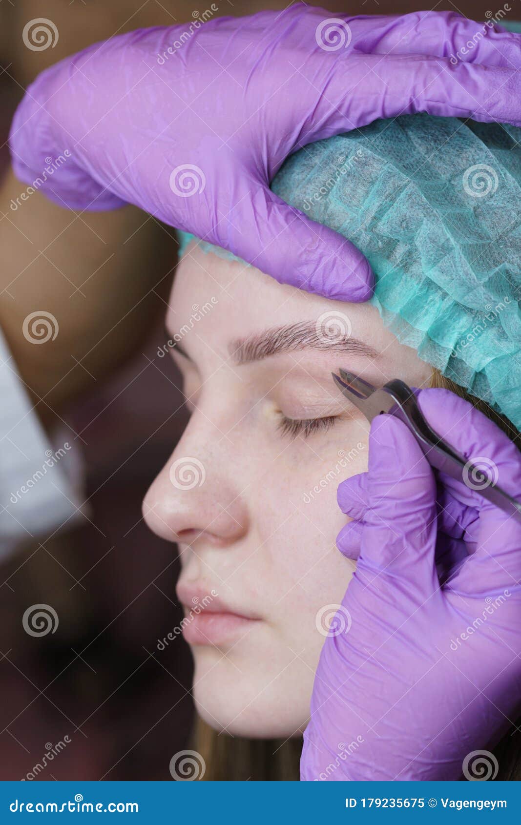 Eyebrow Correction Procedure Stock Image - Image of beautician, perfect ...