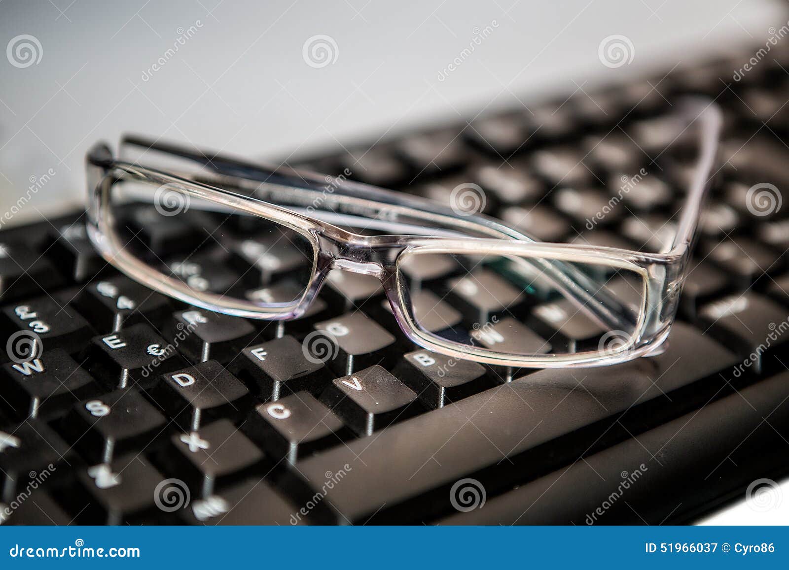 eyeglasses with keyboard Coloso
