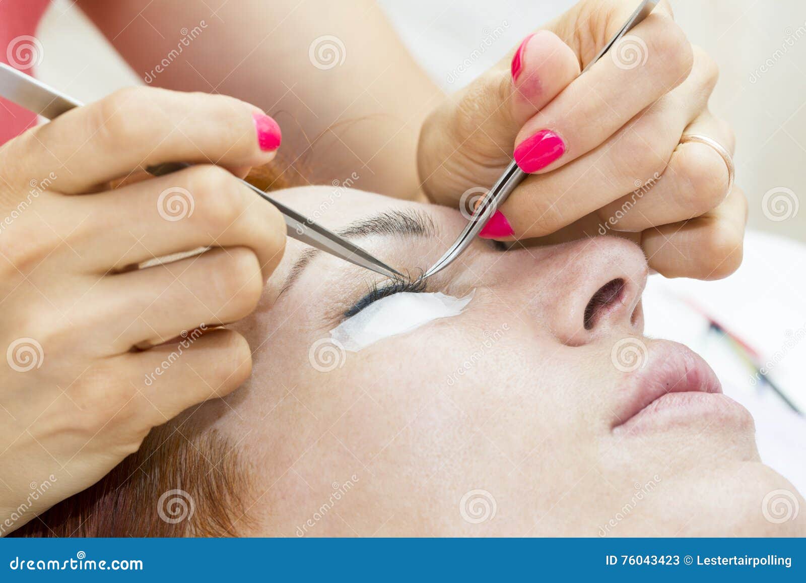 Eyelash extension process stock image. Image of addition - 76043423