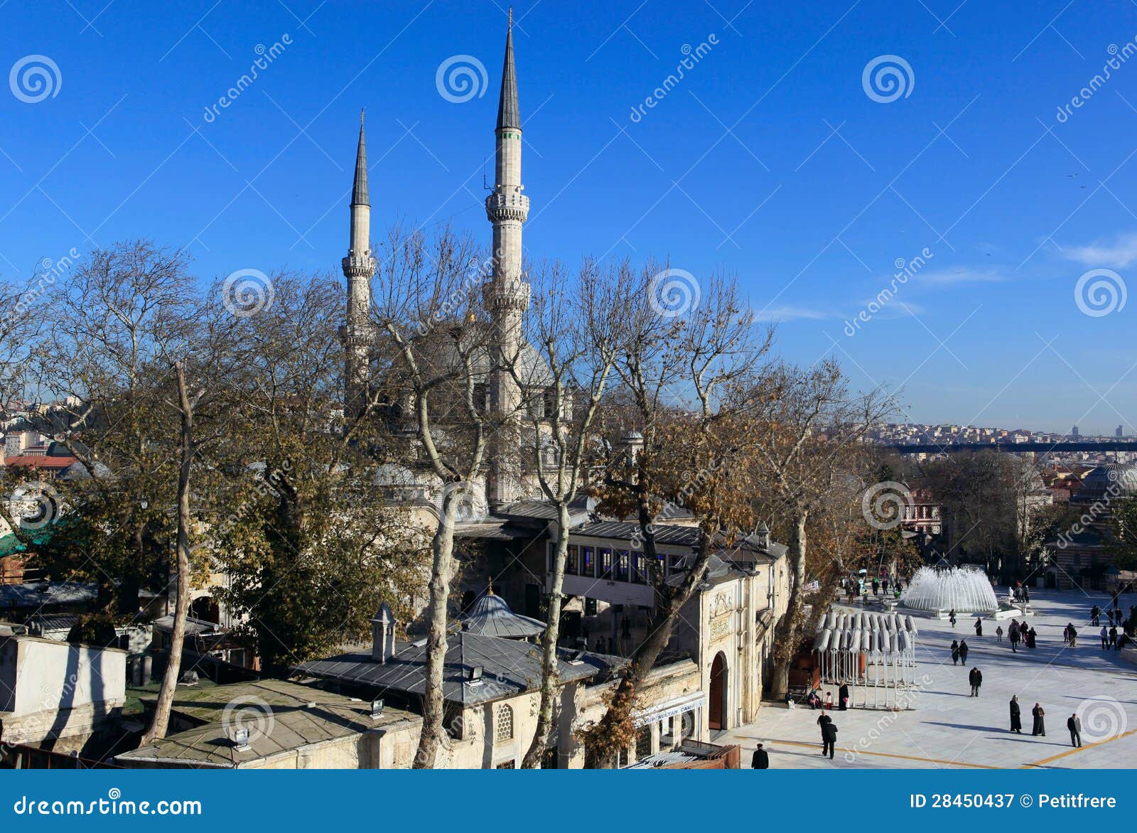 Eyup Sultan Mosque editorial photography. Image of monument - 28450437