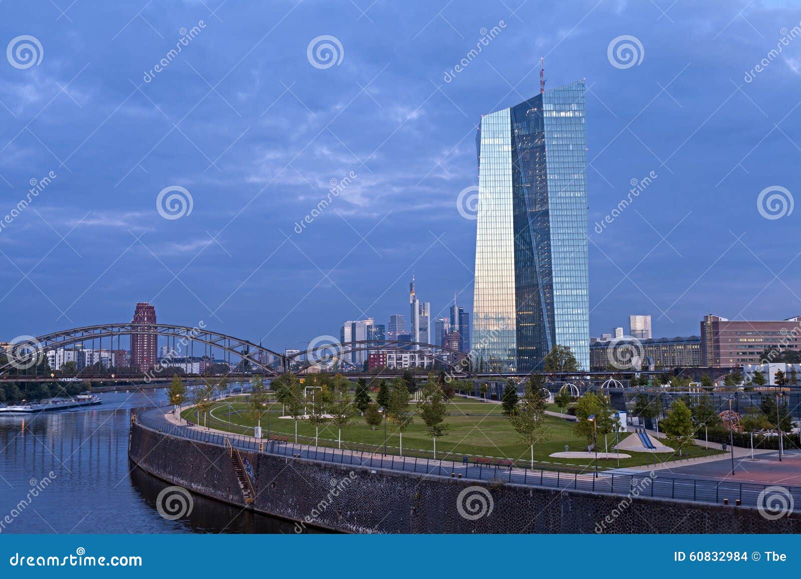 EZB Frankfurt redaktionelles stockbild. Bild von hauptsitz - 60832984