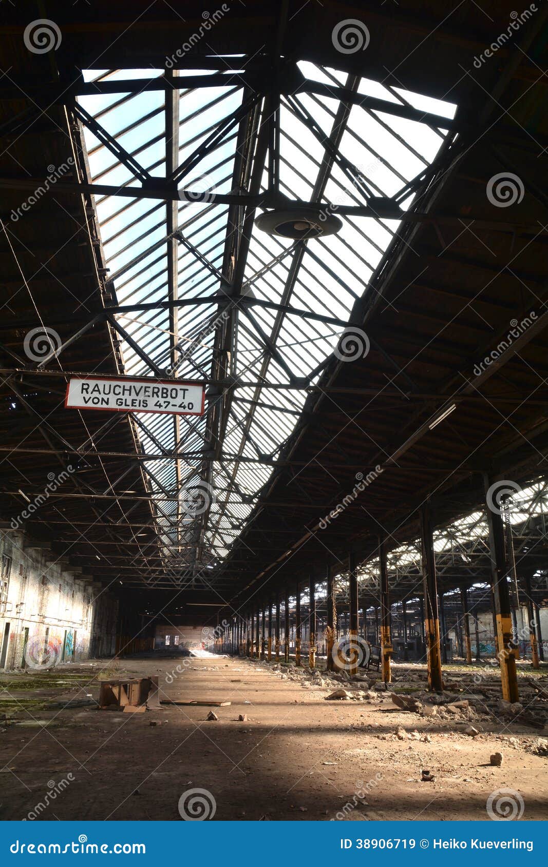 Fábrica averiada imagen de archivo. Imagen de inmundicia - 38906719