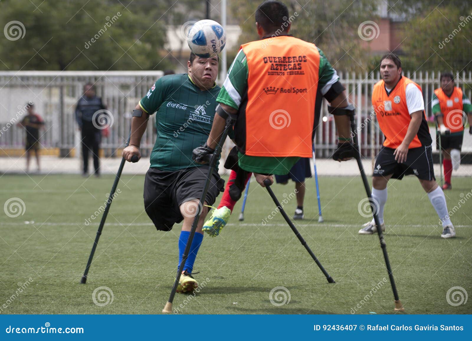Fútbol adaptado fotografía editorial. Imagen de adaptado - 92436407