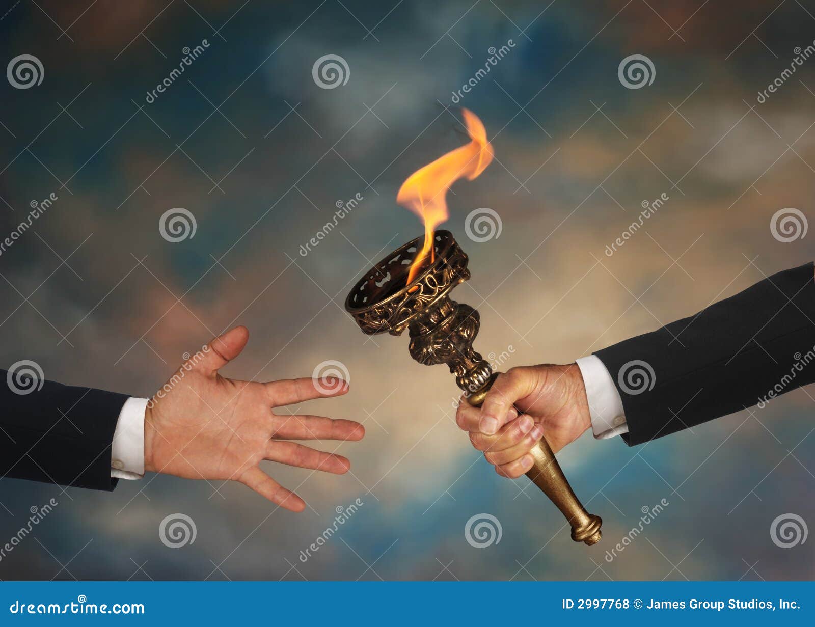 Führen der Fackel stockfoto. Bild von organisation, fackel - 2997768