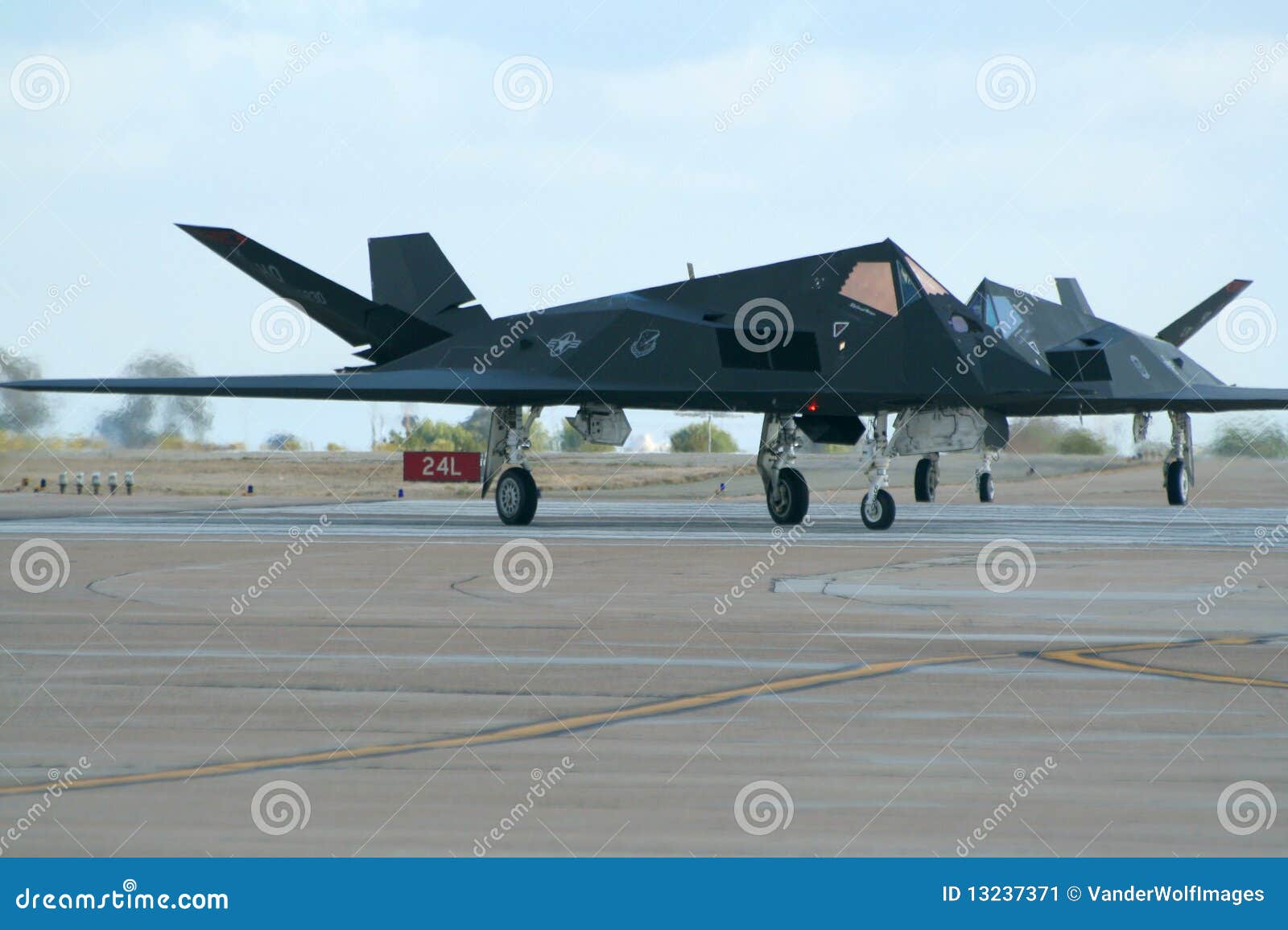 F-117 Stealth Fighter editorial photo. Image of airplane - 13237371