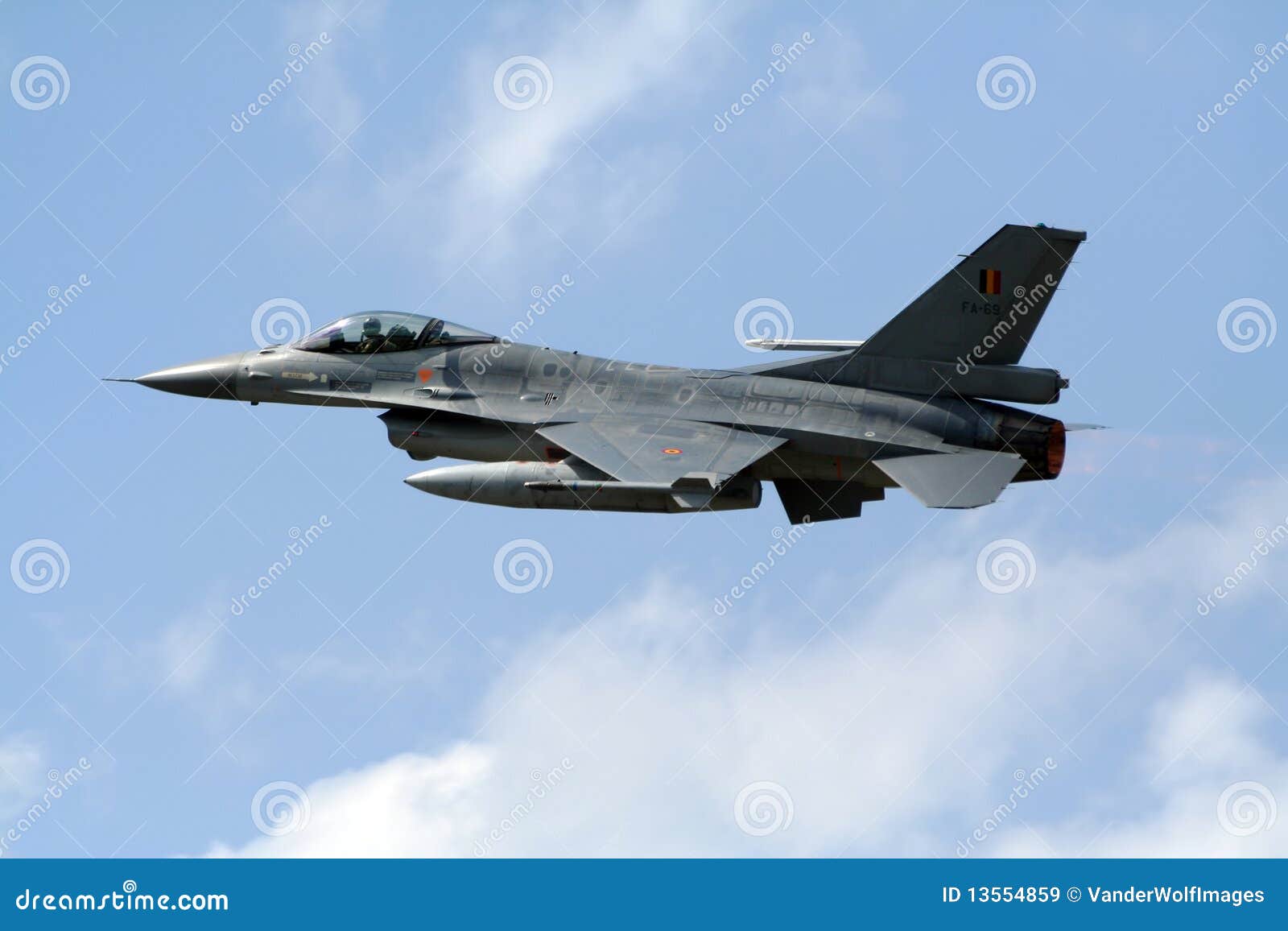 F-16 fighter takeoff editorial stock image. Image of demonstration ...