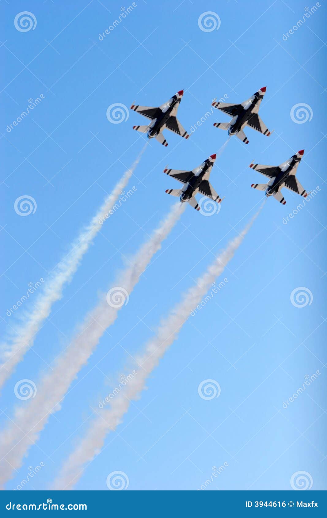 F-16 Thunderbird Fighter Jets Stock Photo - Image of army, airplane ...