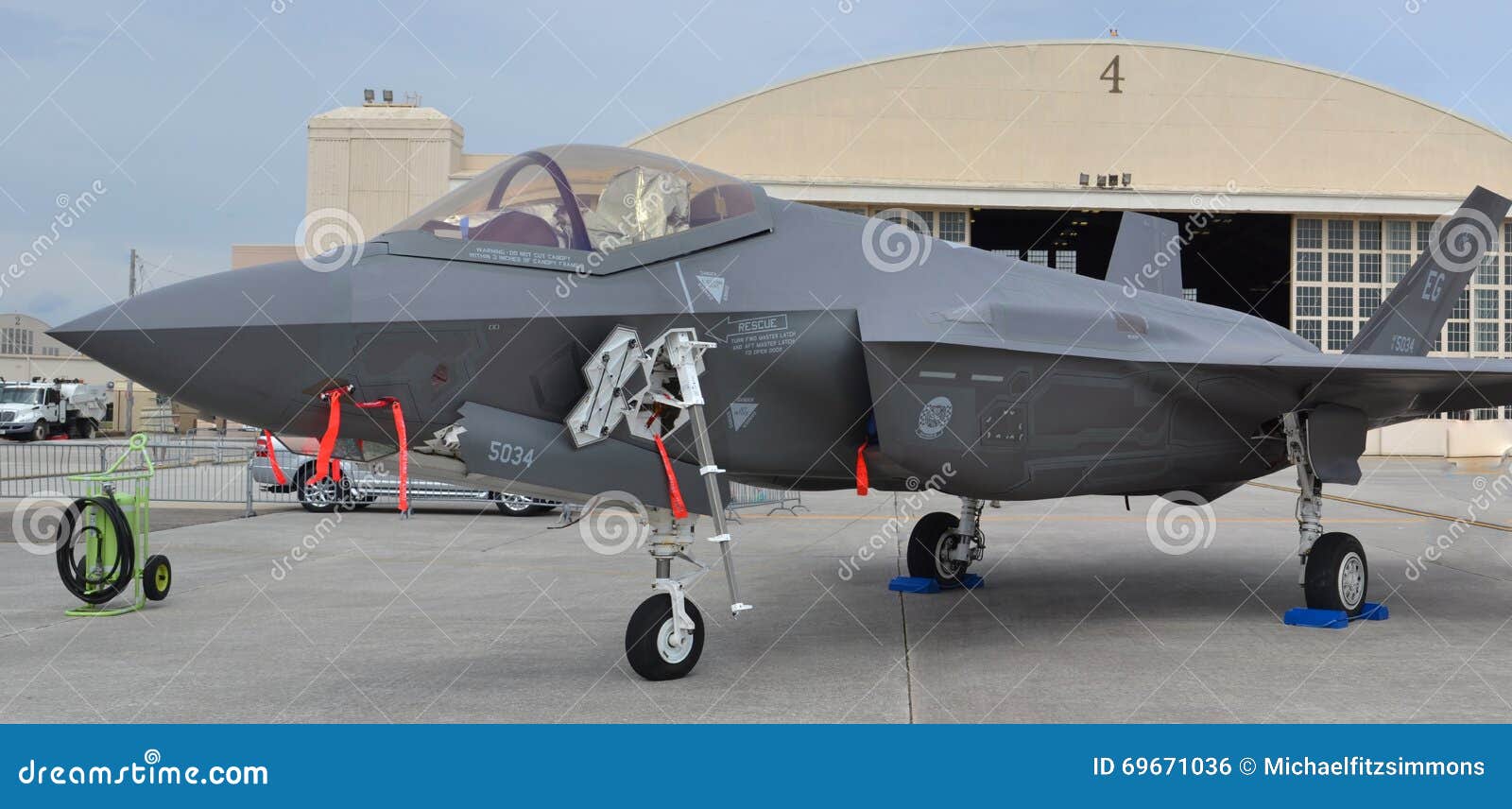 F-35 Joint Strike Fighter editorial photo. Image of hangar - 69671036