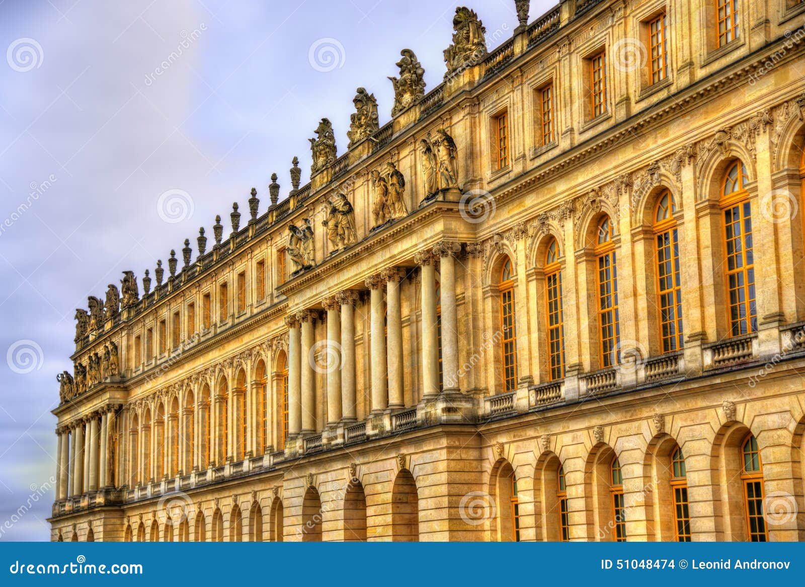 Façade Du Palais De Versailles Photo stock - Image du floraison ...