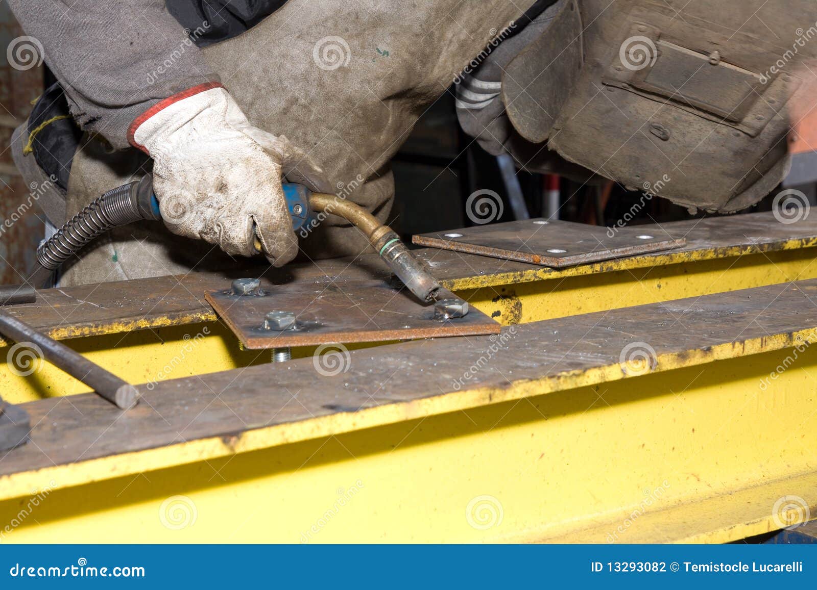 Fabbro fotografia stock. Immagine di operaio, incandescenza - 13293082