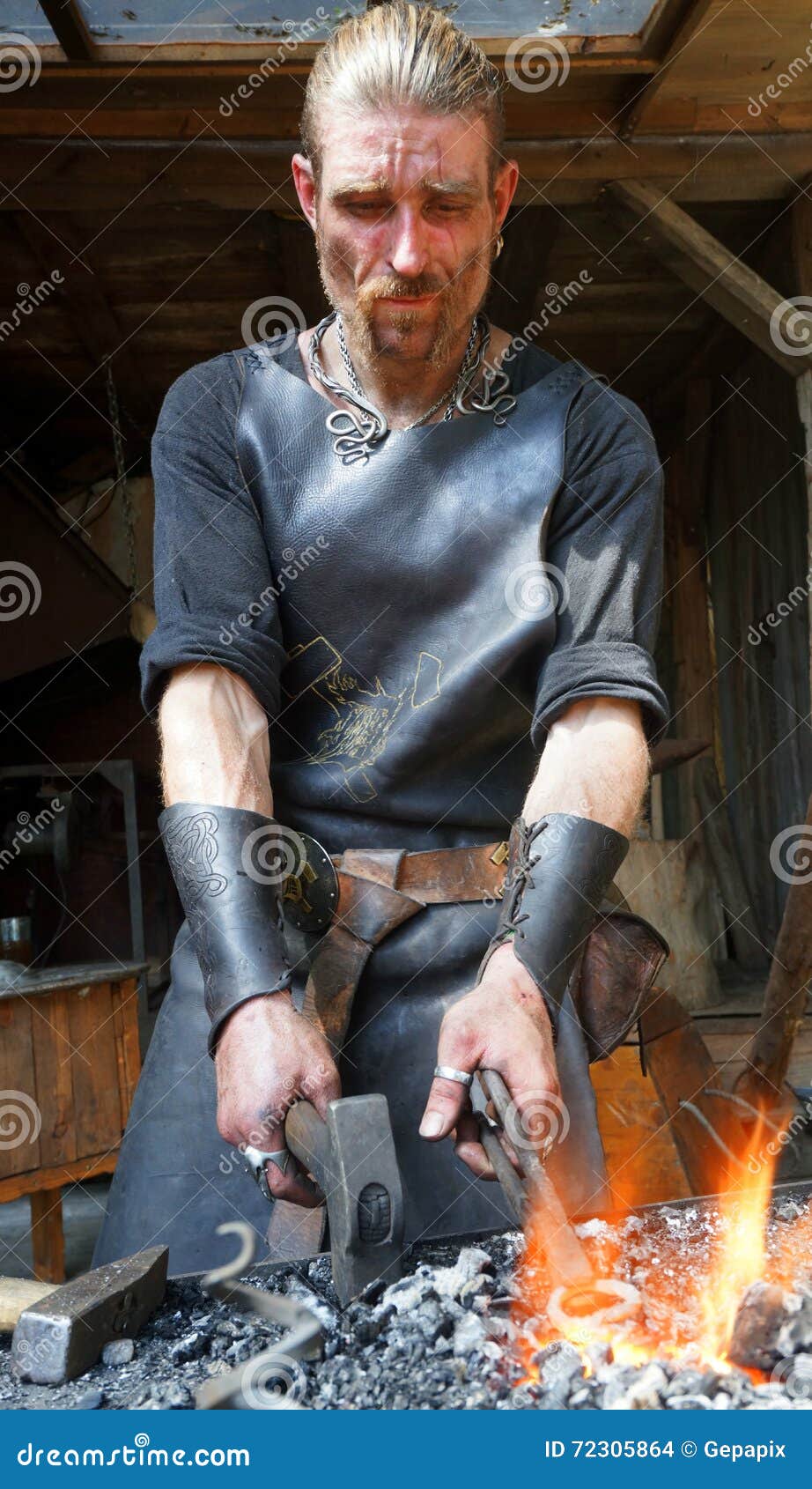 Fabbro medievale immagine stock editoriale. Immagine di baviera - 72305864