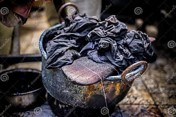 Fabric Dyeing Process with Traditional Method and with Natural Colors ...