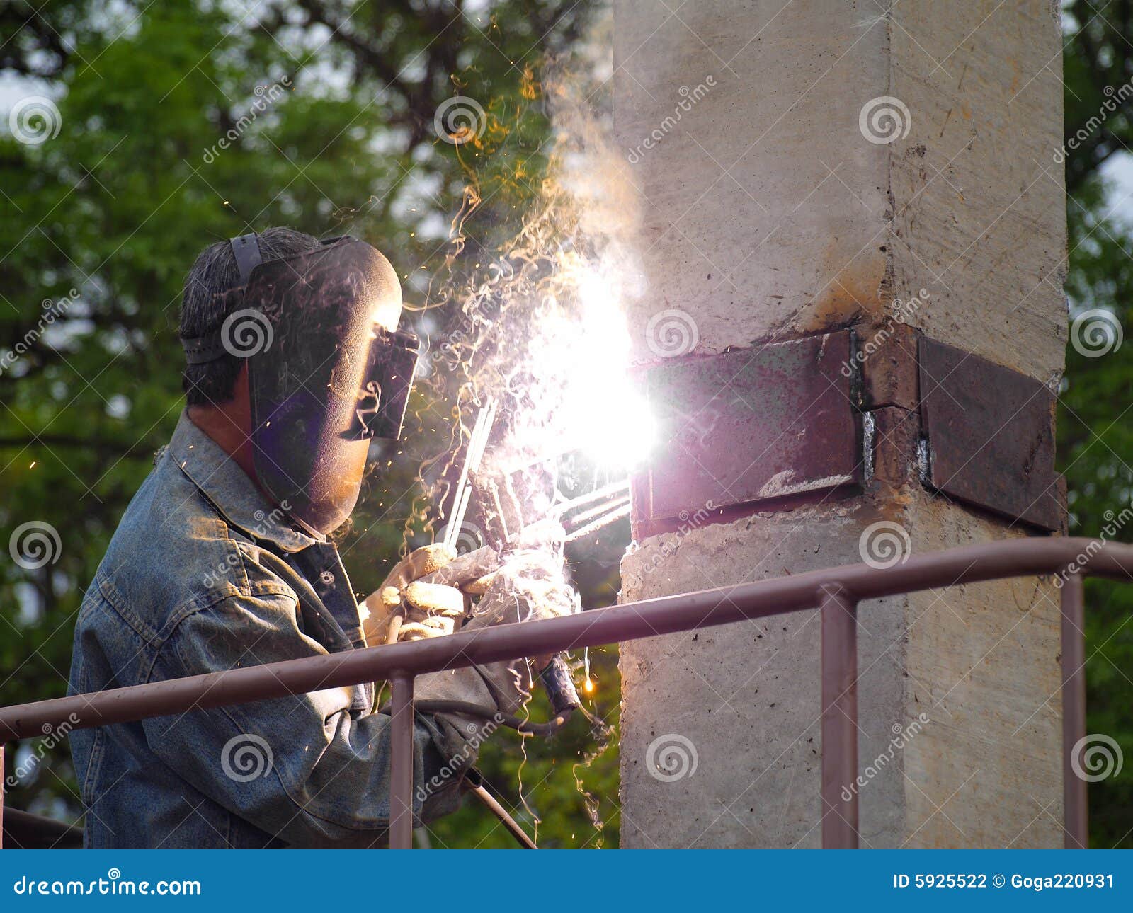 Fabricating Picture. Image: 5925522