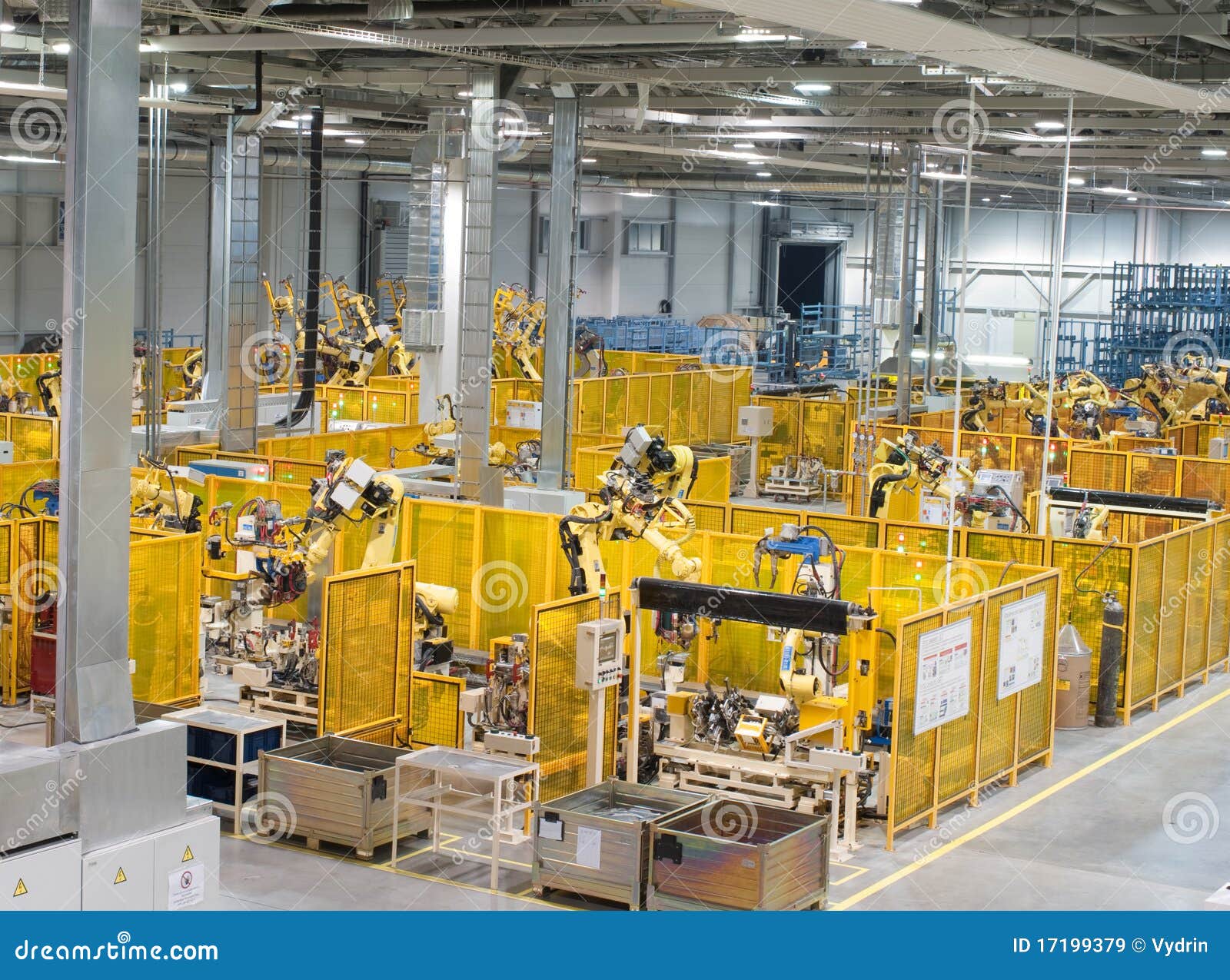 Fabriek binnen stock afbeelding. Image of fabriek, krat - 17199379