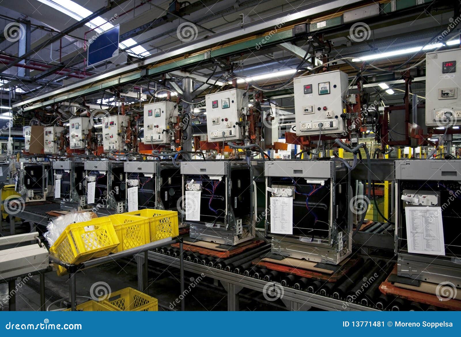 Fabriek - De Productie Van De Afwasmachine Stock Afbeelding - Image of ...