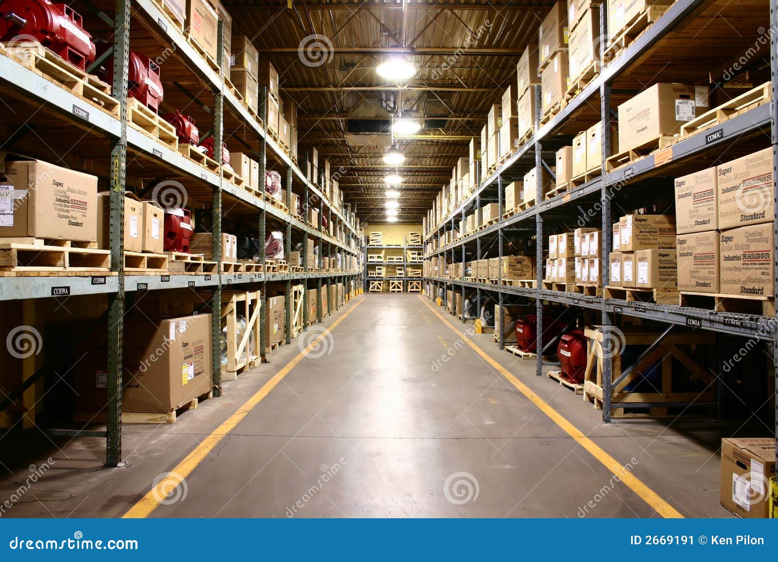 Fabrik-Lager stockbild. Bild von stapel, verteilung, ausrüstung - 2669191