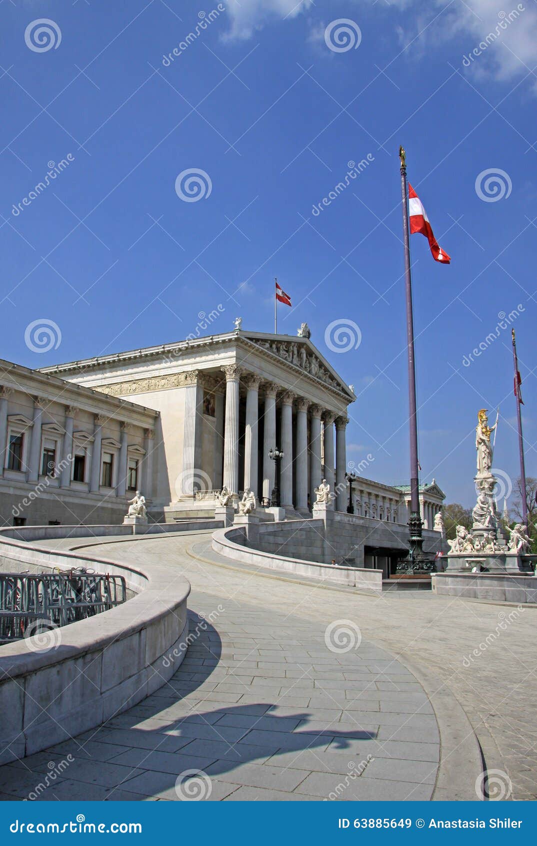 Facade of Austrian Parliament Building, Vienna, Austria Editorial Stock ...