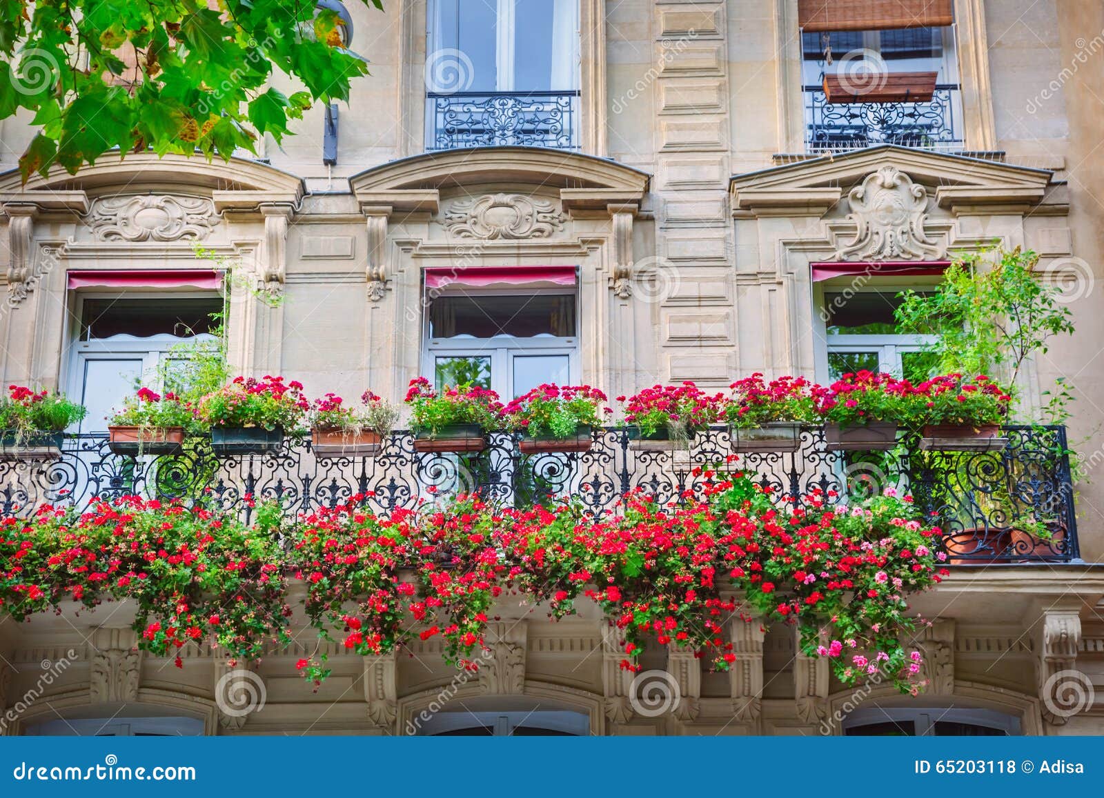 Facade of Building in Paris Stock Photo - Image of home, frame: 65203118