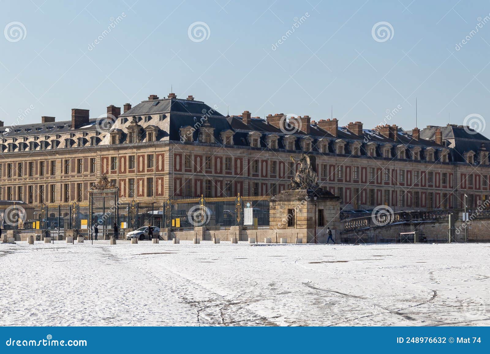 View of the Palace in Winter Editorial Photography - Image of ...