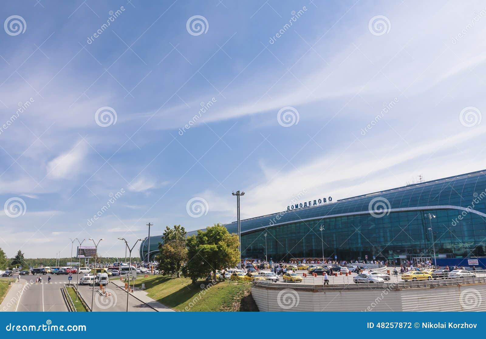 Facade Domodedovo Airport. Moscow Editorial Photography - Image of cars ...
