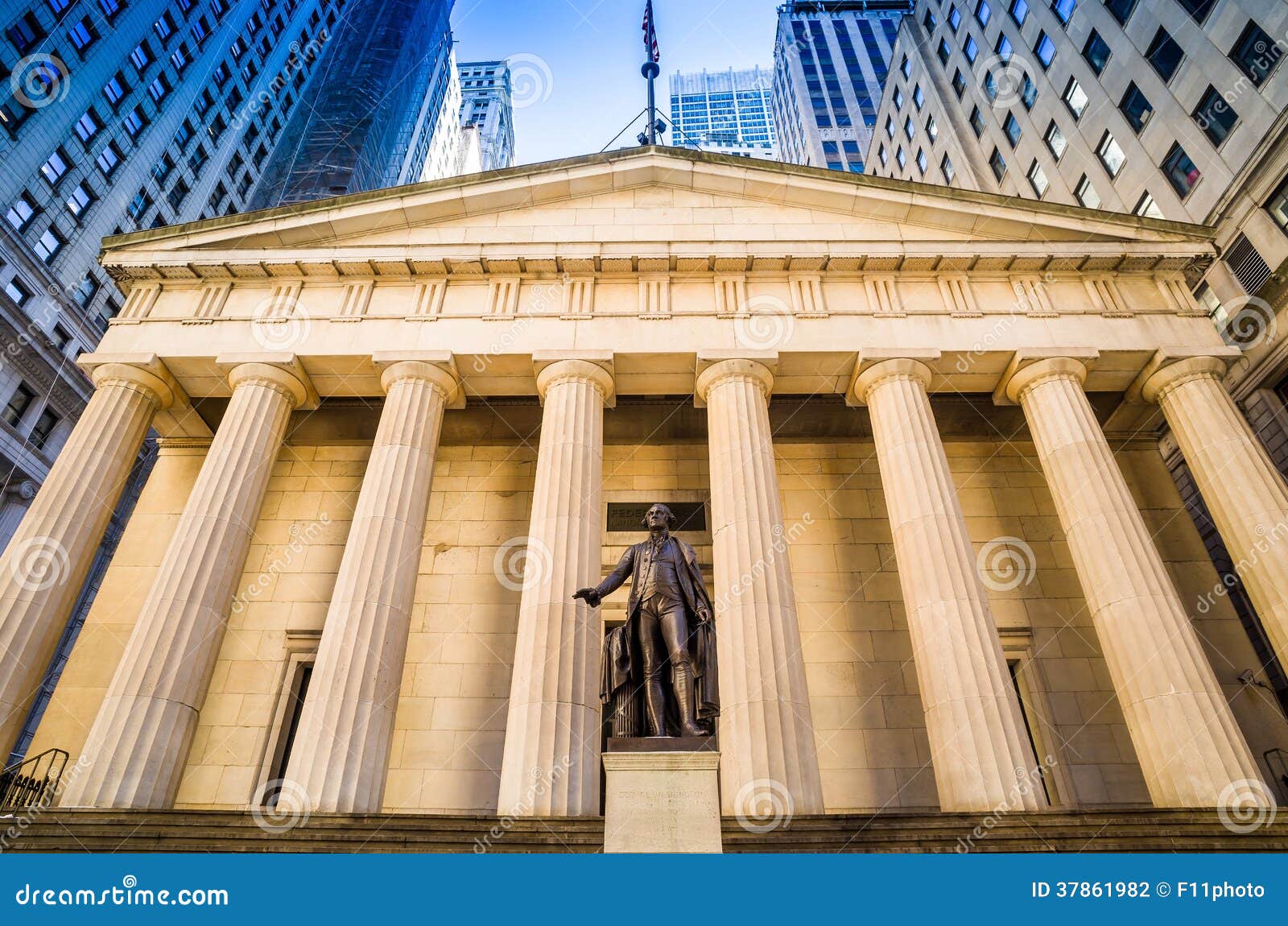 Facade of the Federal Hall with Washington Statue on the Front ...