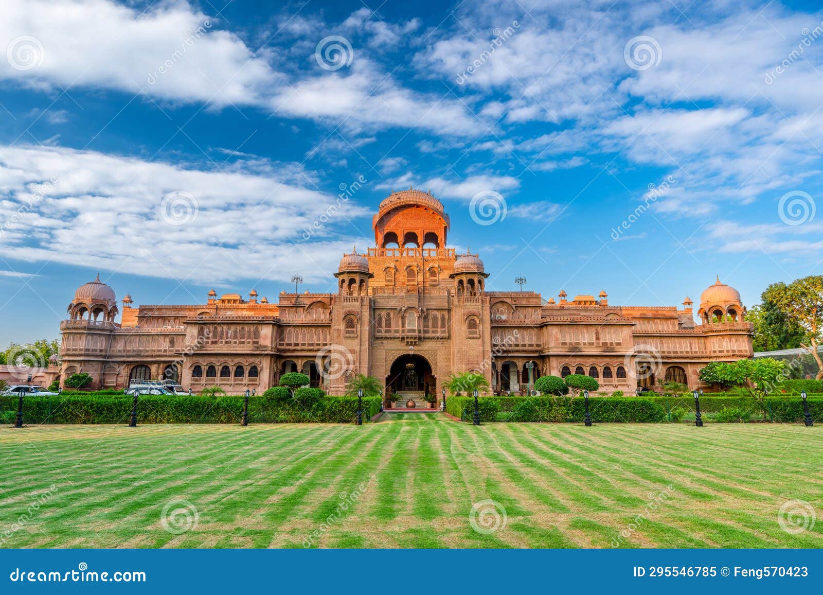 The Facade and Gardens of Laxmi Nivas Palac. Editorial Image - Image of ...