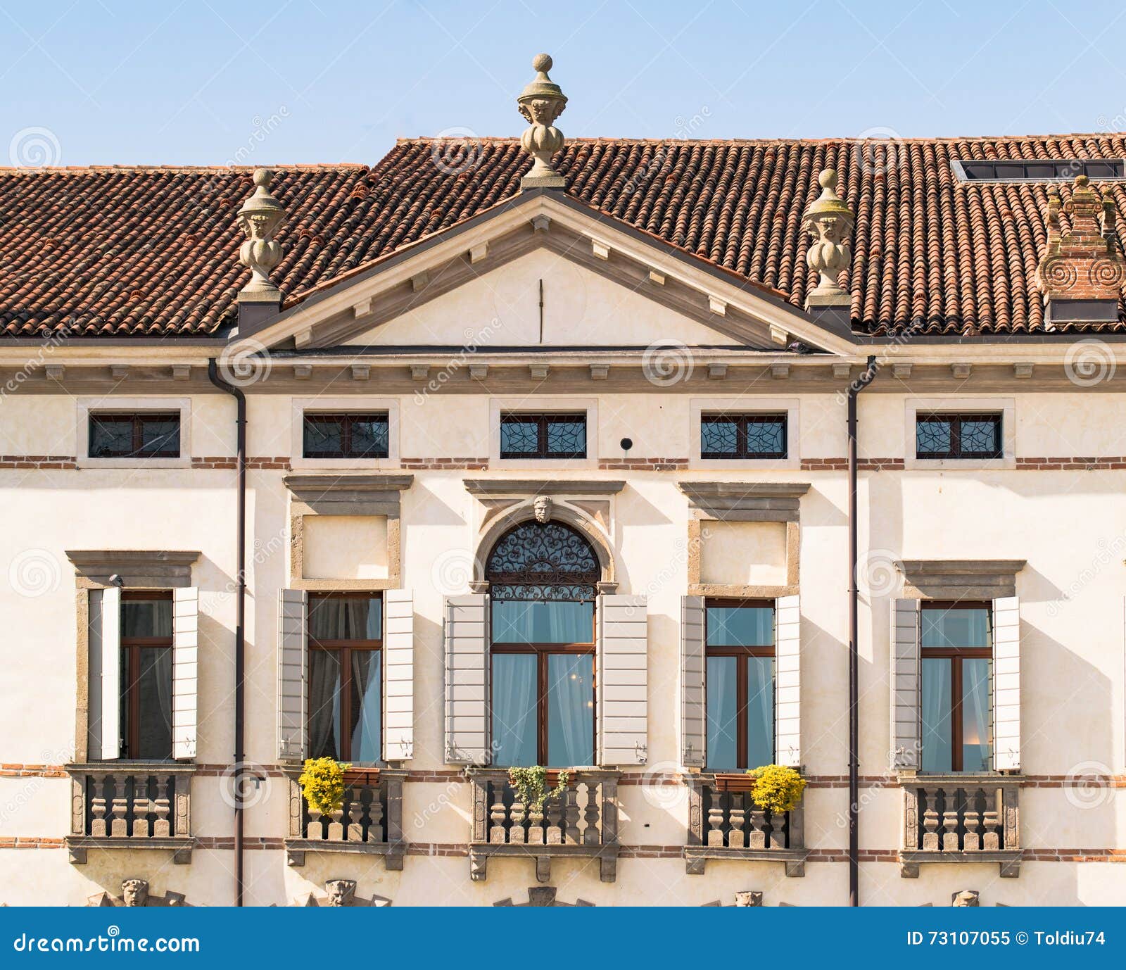 Facade of an Italian Venetian Villa. Stock Image - Image of palladian ...