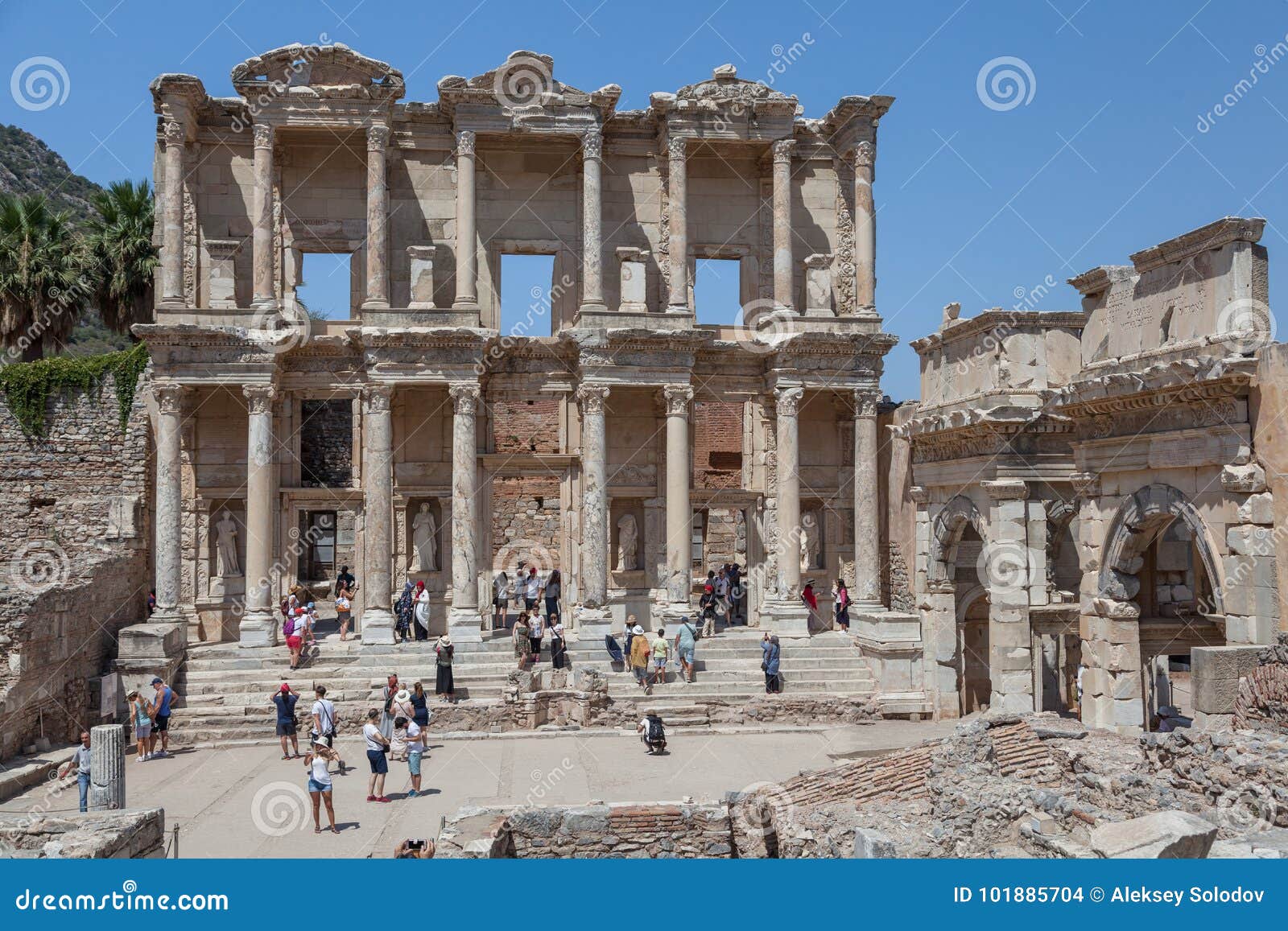 Facade of the Library of Celsus Editorial Stock Image - Image of turkey ...