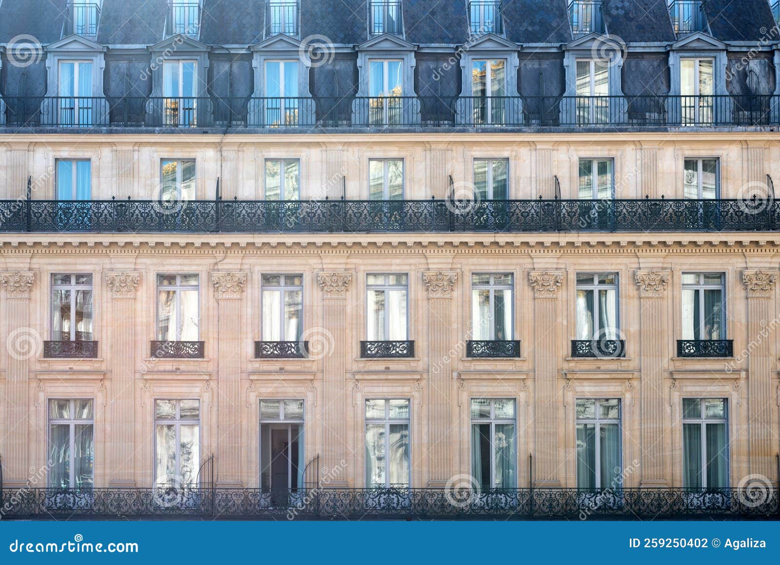 Facade of Paris Residential Building - Parisian Architecture Stock ...