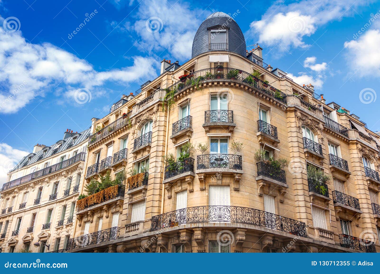 Facade of Parisian Building Stock Image - Image of cityscape ...