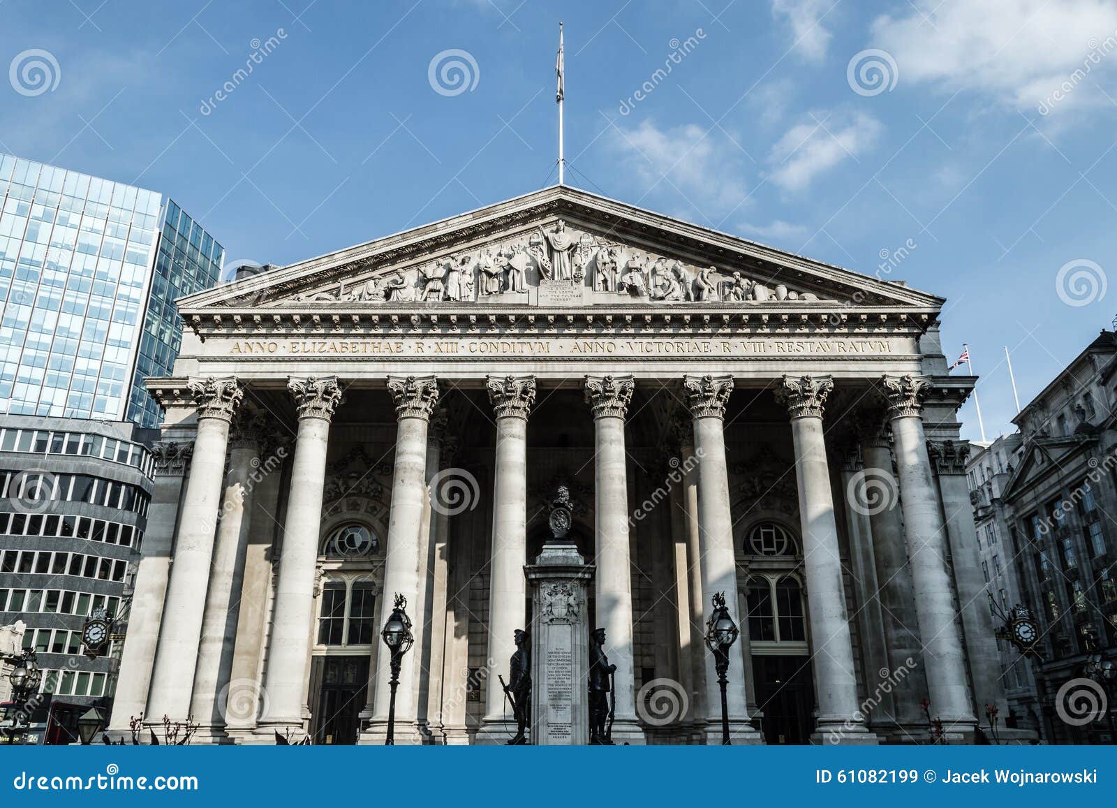 Facade of the Royal Exchange, Bank Editorial Stock Image - Image of ...