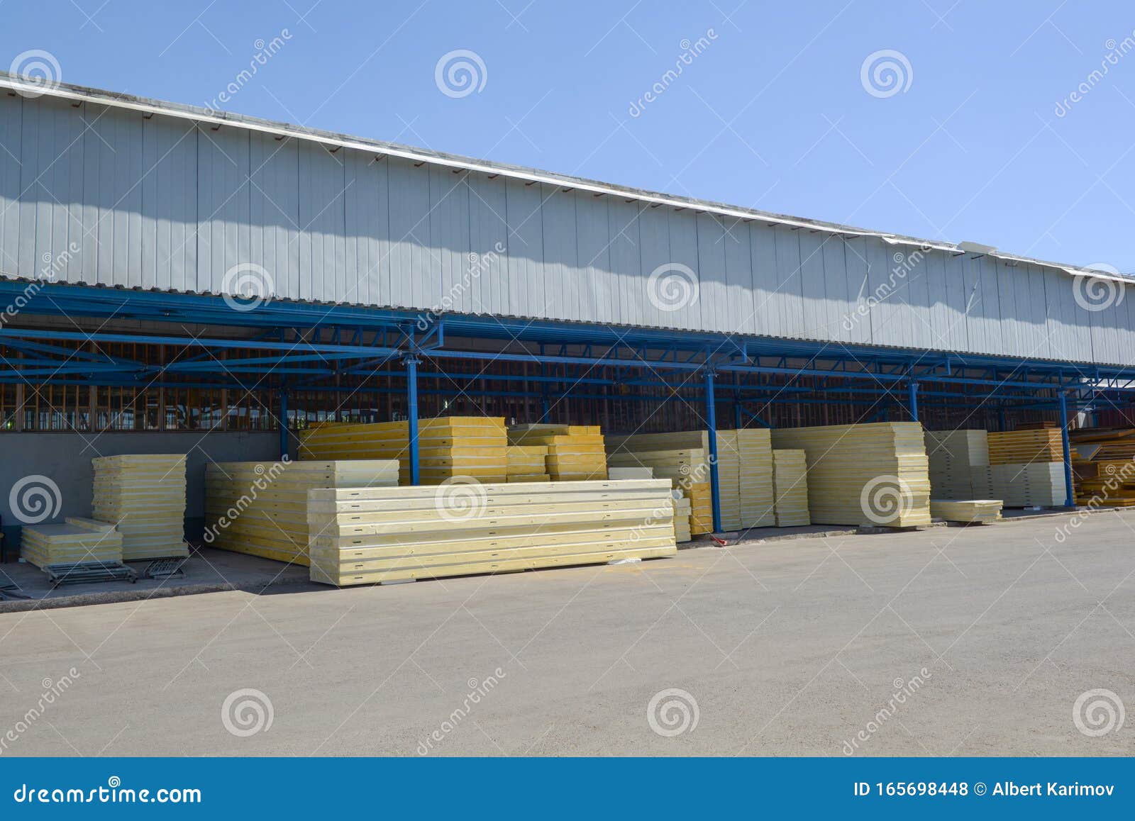 The Facade of the Warehouse Stock Photo - Image of roof, group: 165698448