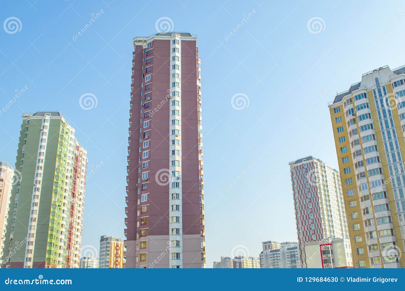 Facciate Degli Edifici Residenziali Multipiani Del Aga Quarto ...