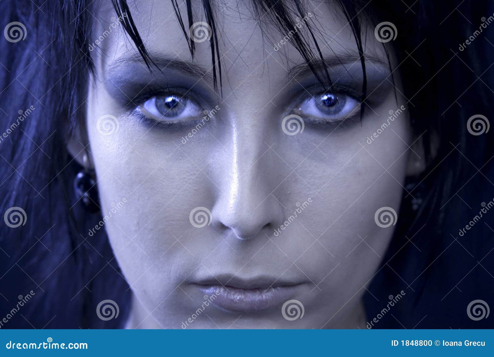 Face de uma mulher de Goth foto de stock. Imagem de faltar - 1848800