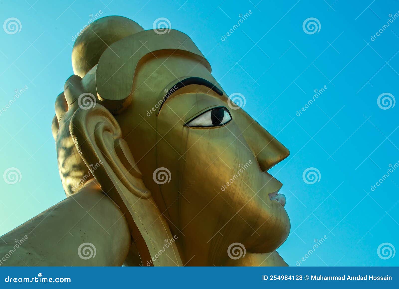 82 Feet Tall Statue Of Hindu God , Lord Shiva, At Nageshwar Temple ...