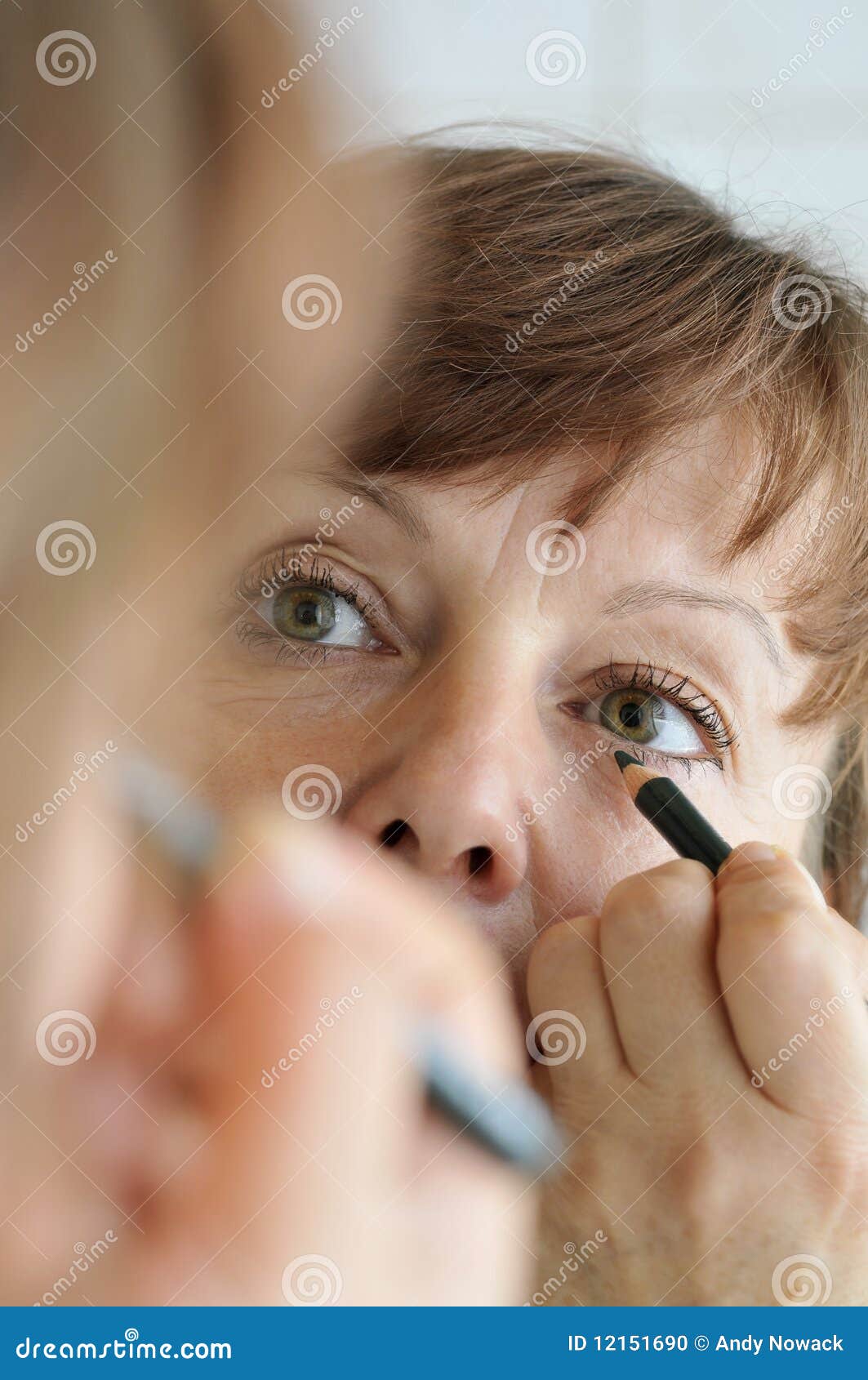 Applying Kohl Woman Stock Photos - Free & Royalty-Free Stock Photos ...