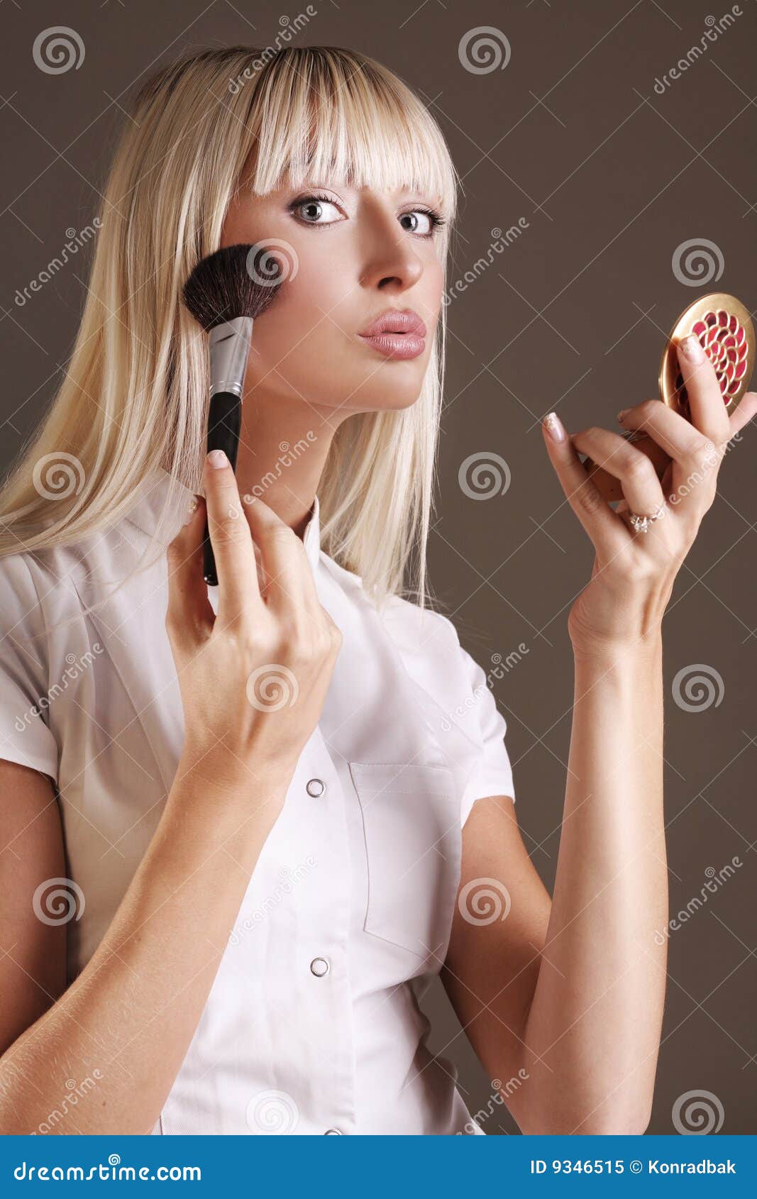 Face powdre stock image. Image of correction, color, cosmetics - 9346515